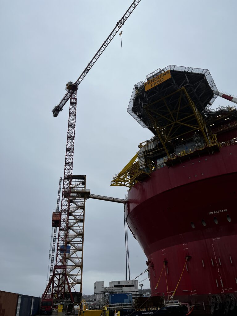 Penguins FPSO, Shell UK – Kranproffen AS